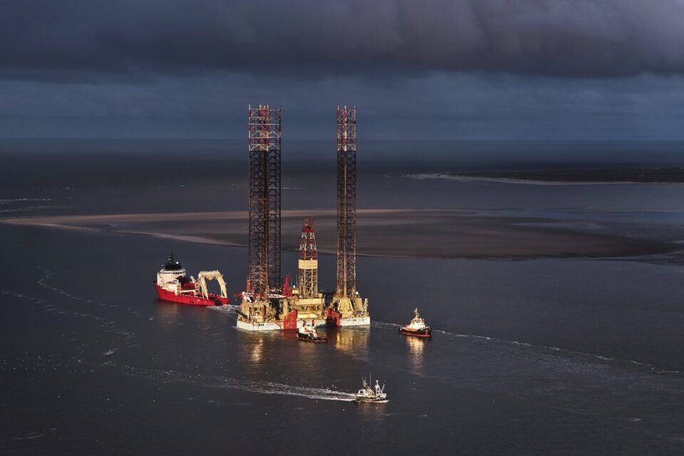 Grupa LOTOS Petrobaltic kupiła jeszcze jedną platformę wiertniczą. W ...